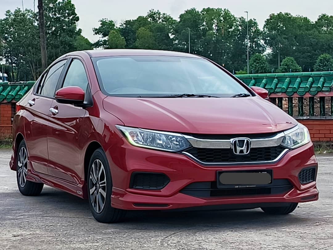 Honda City vs Honda Civic Comparison | Zigwheels